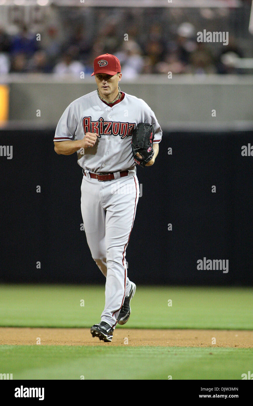Arizona Diamondbacks pitcher Bob Howry took the mound in the bottom of ...