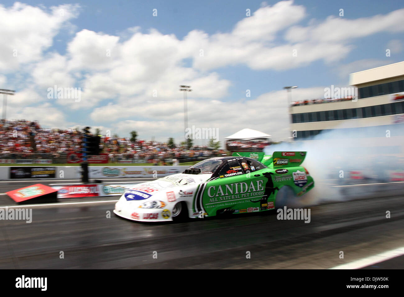 Paul Lee smokes his tires during the second day of competition at the ...