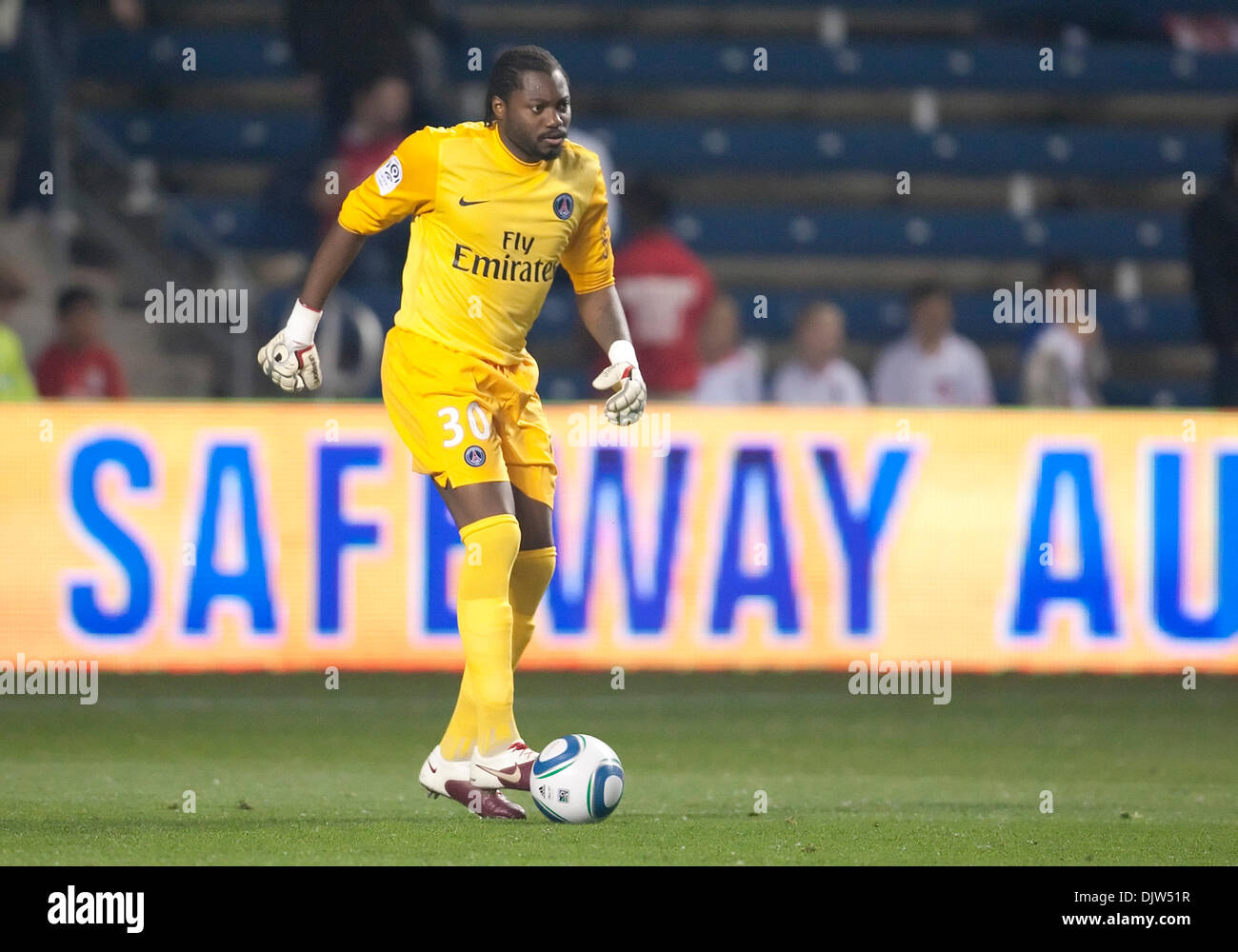 Paris Saint-Germain Goalkeeper Edel Apoula (#30) in game action between ...
