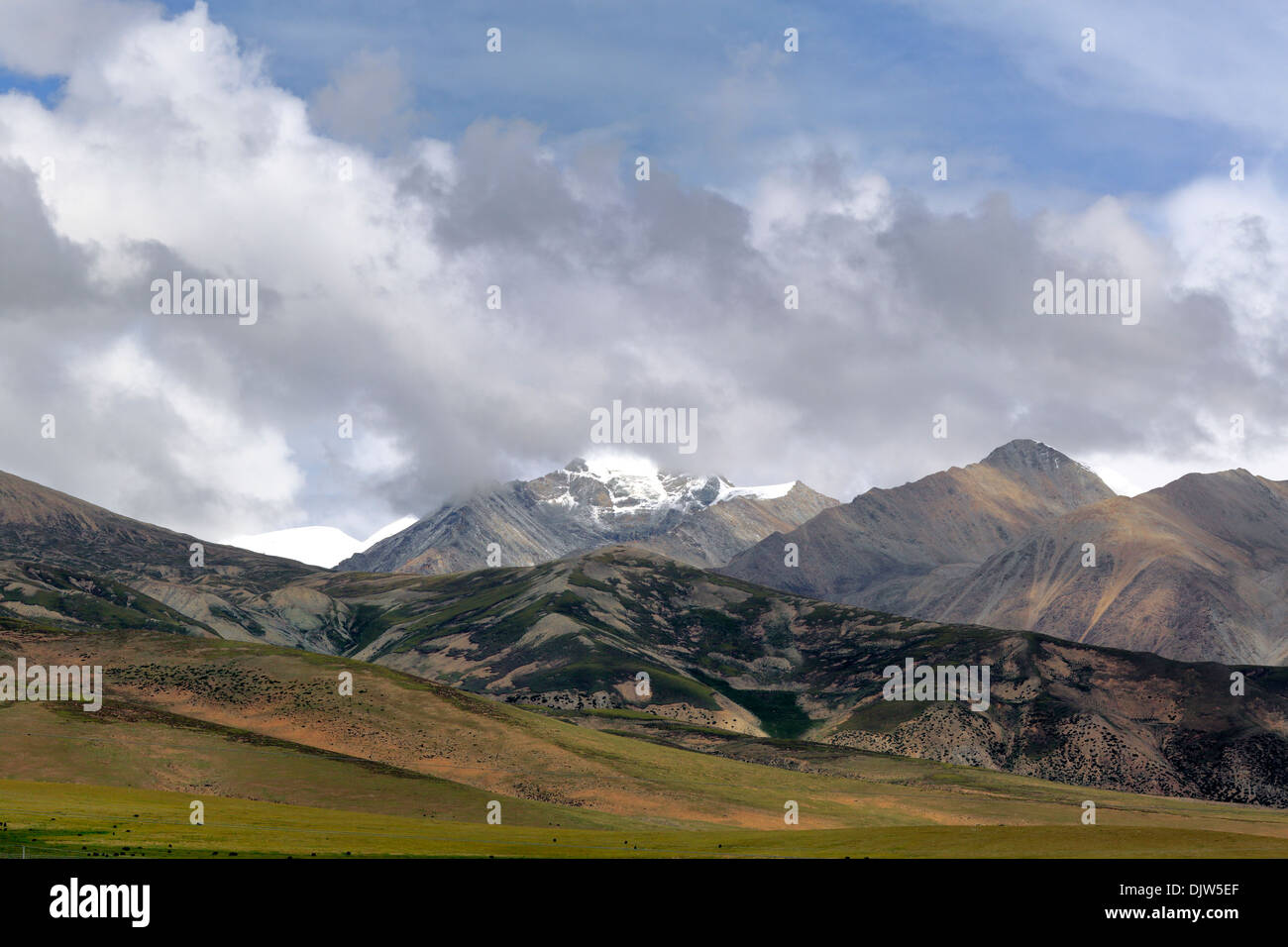 Mountain landscape, Lhasa Prefecture, Tibet, China Stock Photo - Alamy