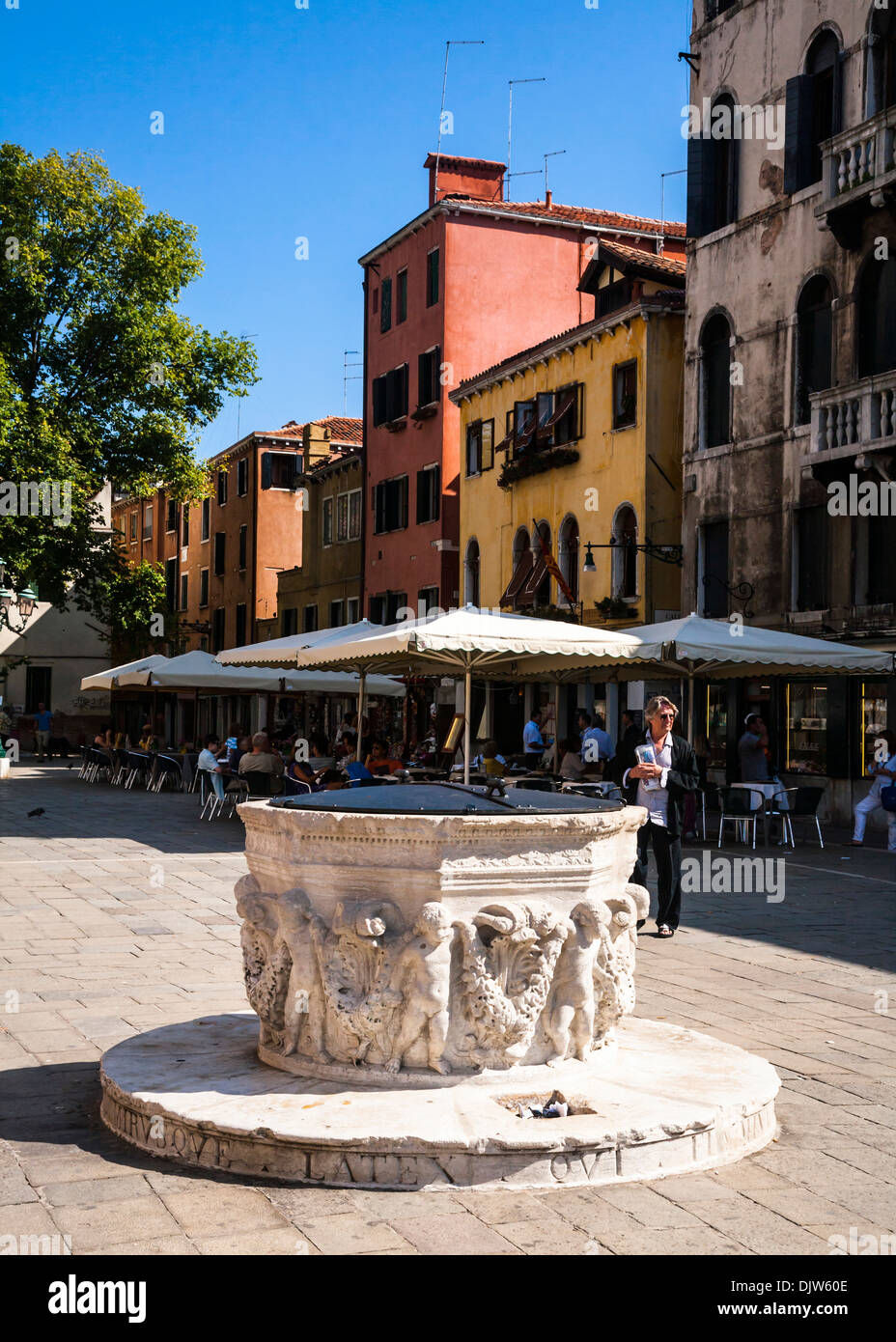 Well venice hi-res stock photography and images - Alamy