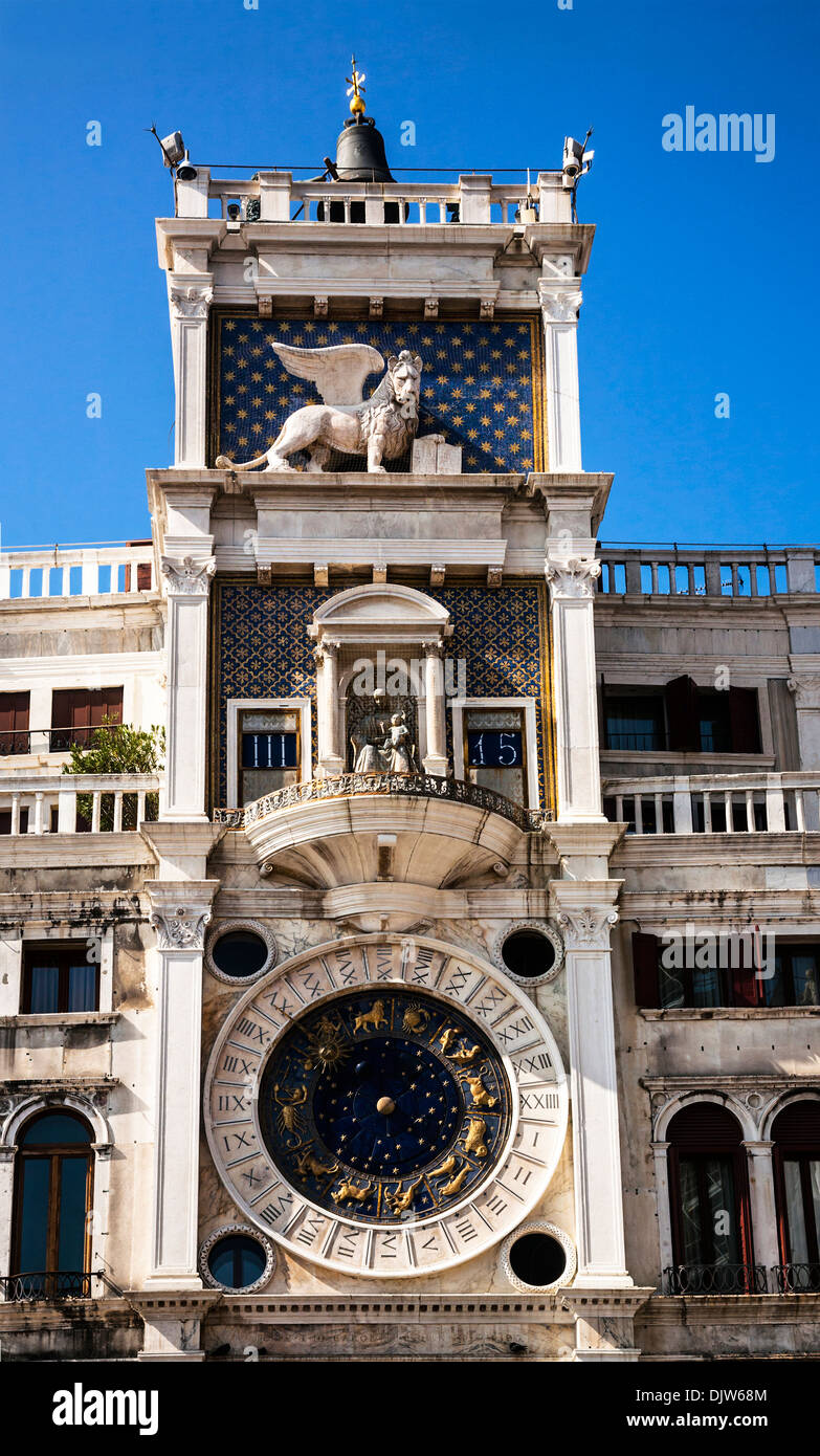 15th century clock hi-res stock photography and images - Alamy