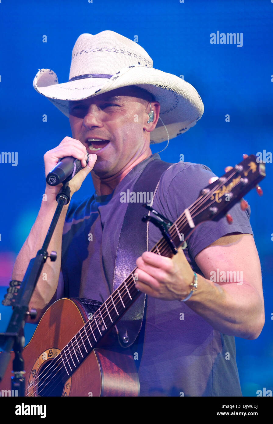 March 2 2010: Kenny Chesney performs at the Houston Livestock Show and ...
