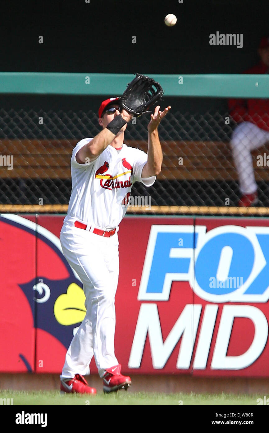 St. Louis Cardinals right fielder Ryan Ludwick (47) catches a pop fly ...