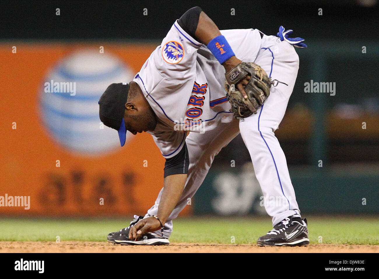 New York Mets second baseman Luis Castillo (1) stretches in between ...