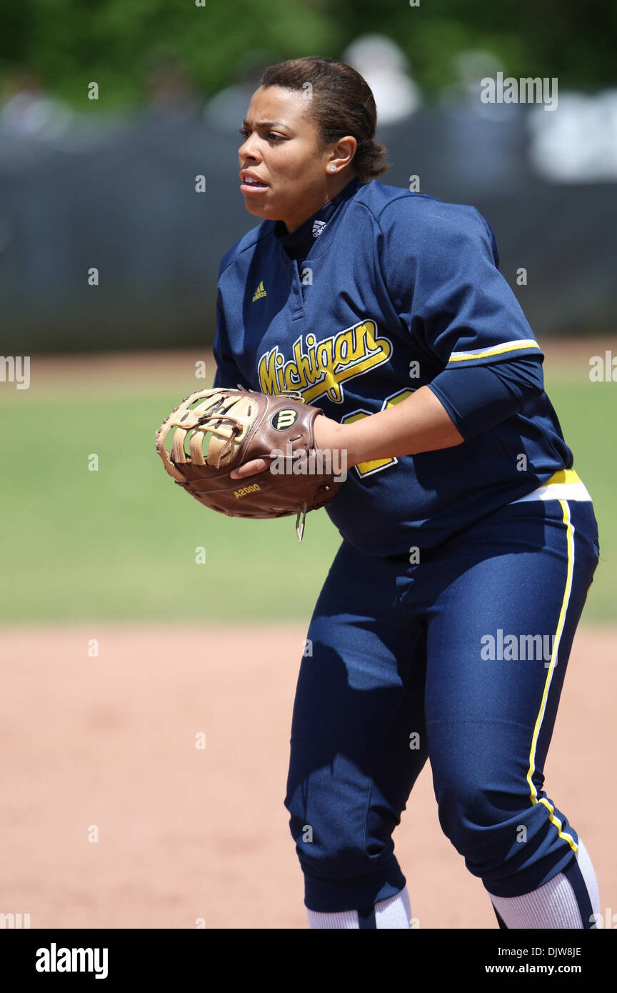 Michigan first baseman Dorian Shaw (23) during game action in the third ...