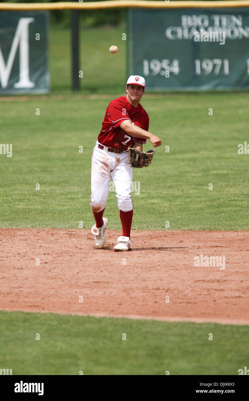 Indiana SS Ethan Wilson (7) fires to first base during game action in ...