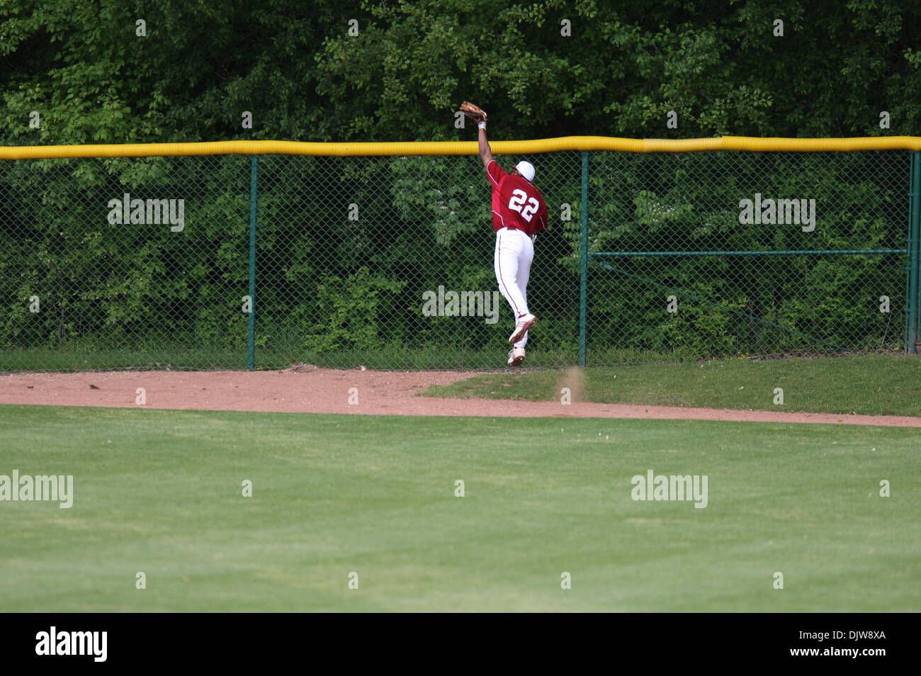 Indiana CF Sterling Mack (22) attempts to grab a fly ball during game ...