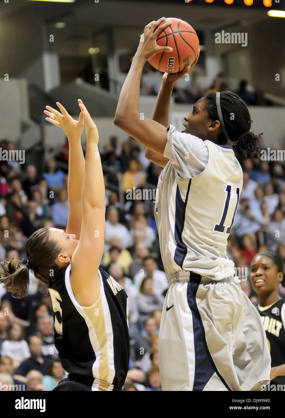 Amber vanderbilt hi-res stock photography and images - Alamy