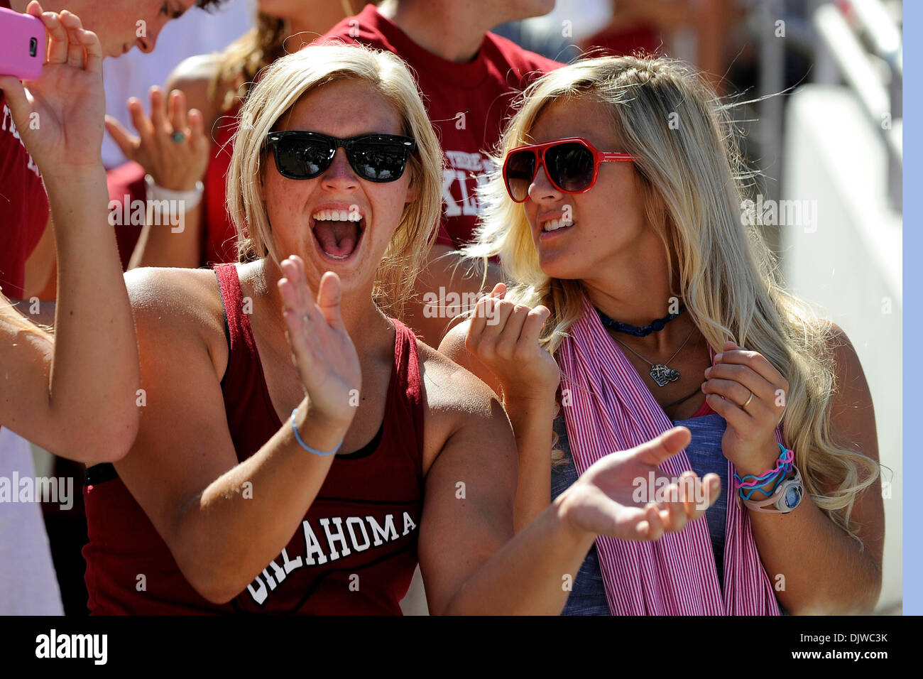Oct 2 2010 Dallas Texas United States Of America Oklahoma Sooners Fans Cheer Their Team