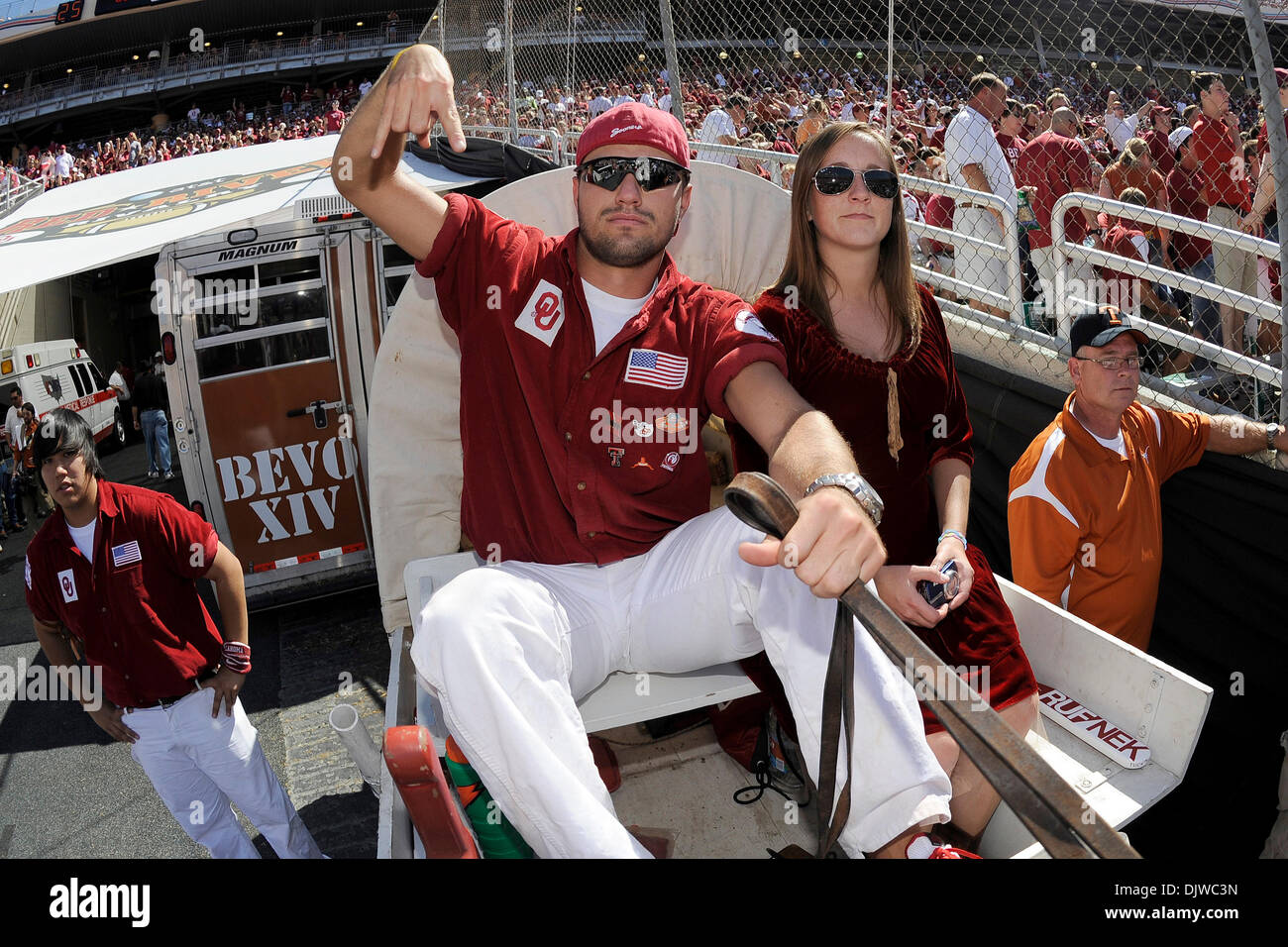 University of oklahoma fans hi-res stock photography and images - Alamy