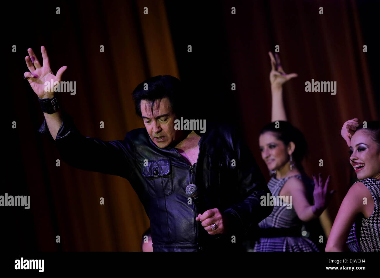 Elvis presley impersonation hi-res stock photography and images - Alamy