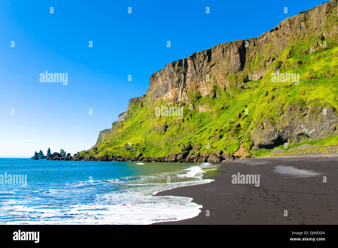 Coastal sea stacks hi-res stock photography and images - Alamy