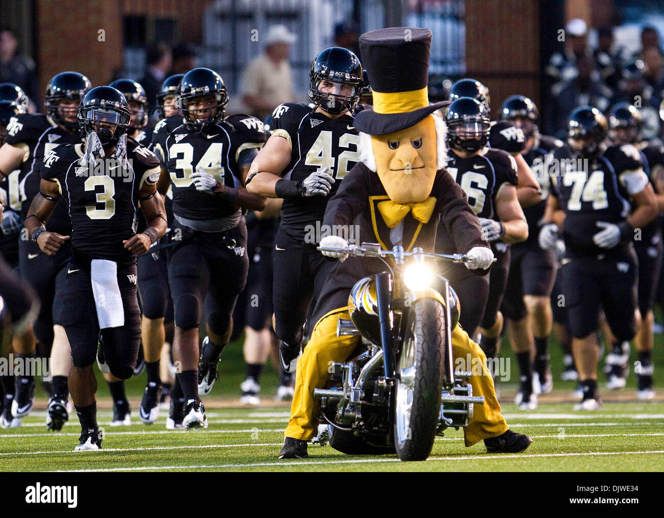 Demon mascot hi-res stock photography and images - Alamy