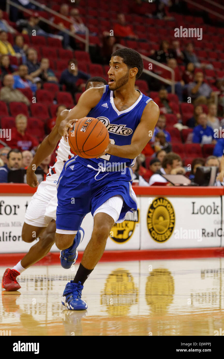 Fresno, CS, USA. 29th Nov, 2013. November 29, 2013 Fresno, CA - Drake ...