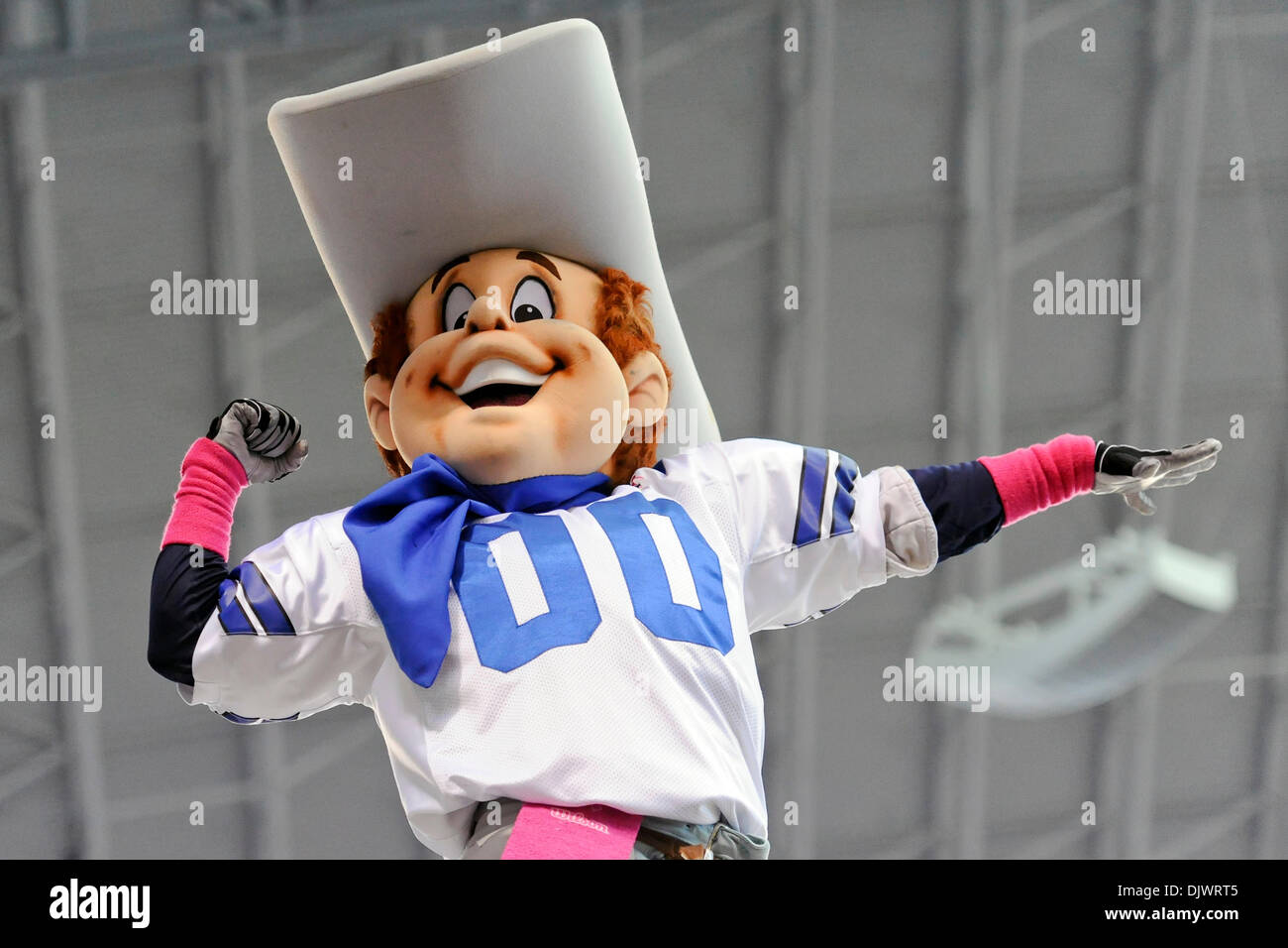 Dallas cowboys mascot rowdy hi-res stock photography and images - Alamy