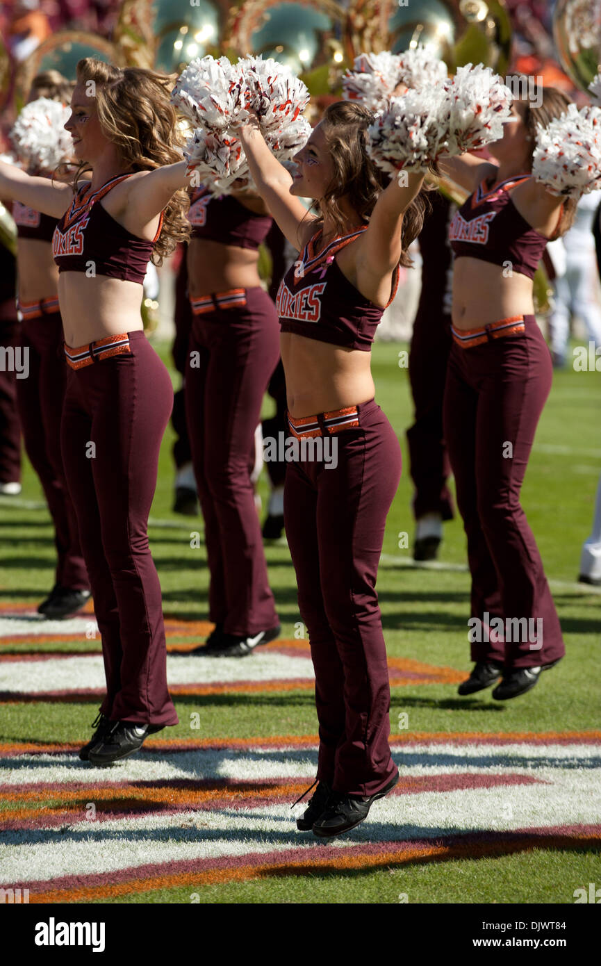 Virginia tech cheerleaders hi-res stock photography and images - Alamy