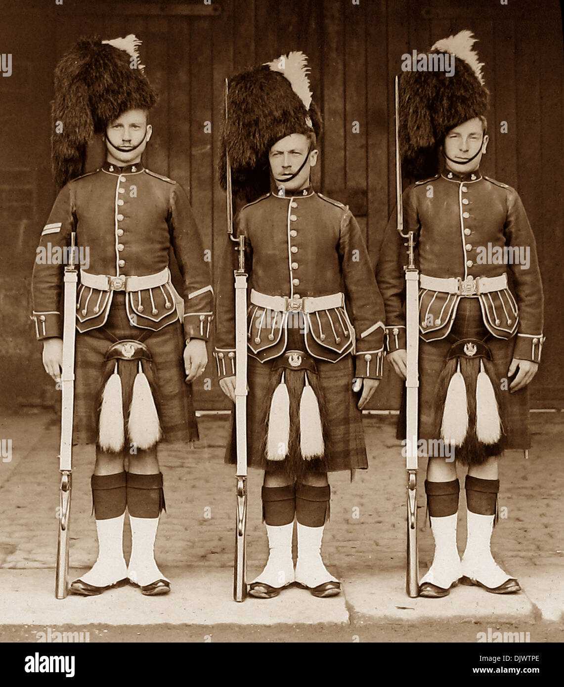 The queens own cameron highlanders hi-res stock photography and images ...