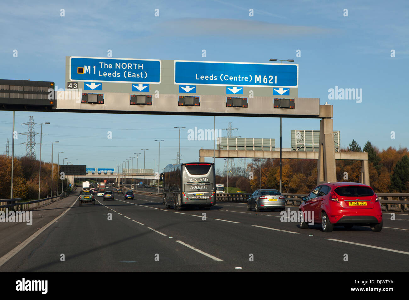 Motorway signs hi-res stock photography and images - Alamy
