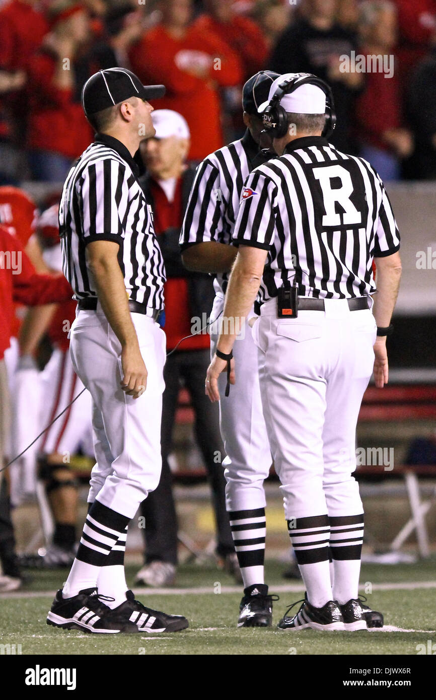 Fourth referees hi-res stock photography and images - Alamy