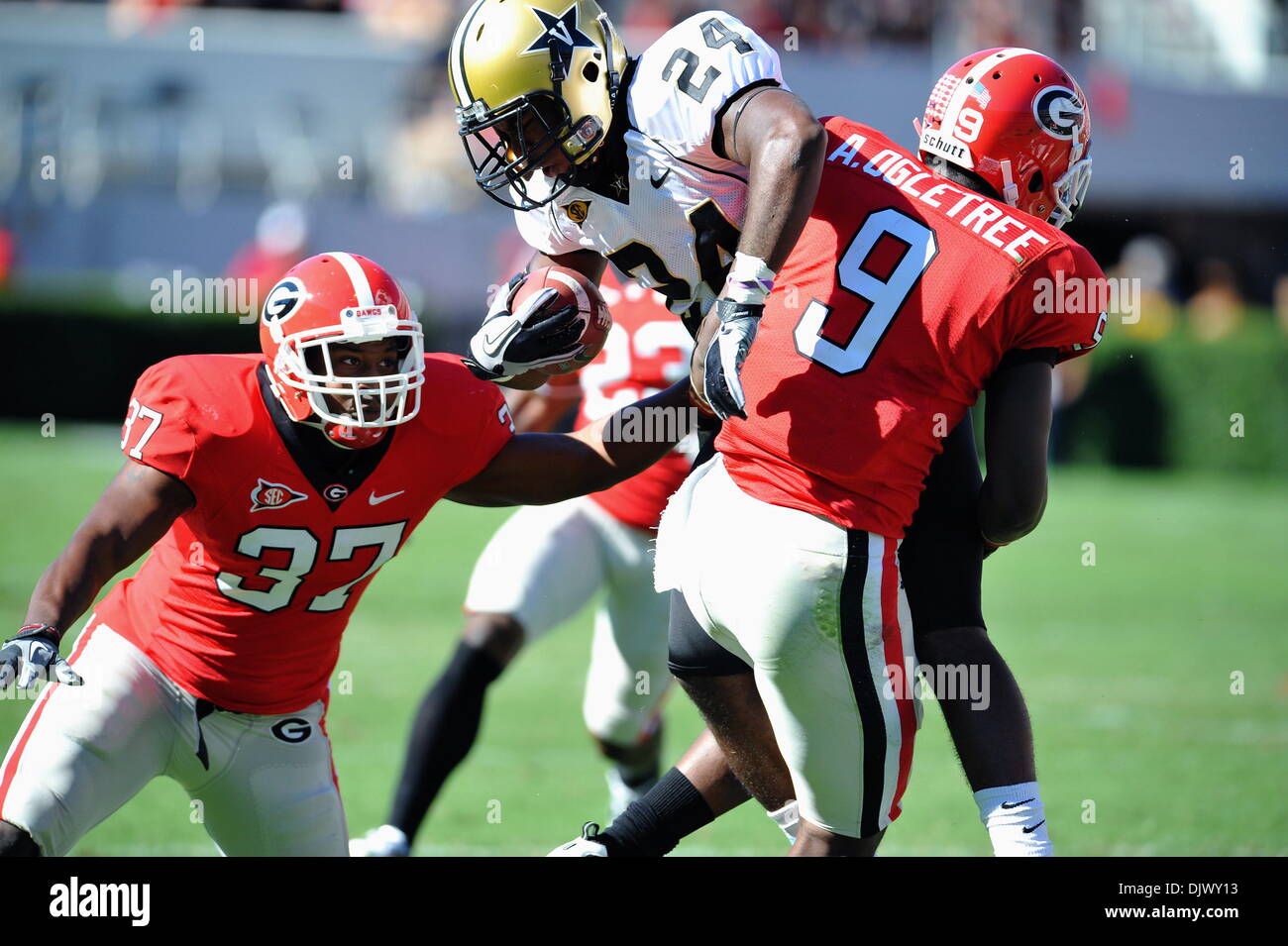 Alec ogletree hi-res stock photography and images - Alamy