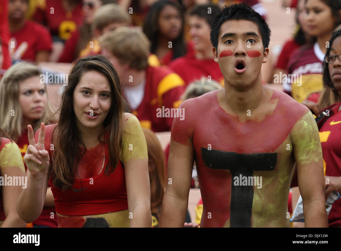 Los angeles memorial coliseum usc fans hi-res stock photography and ...