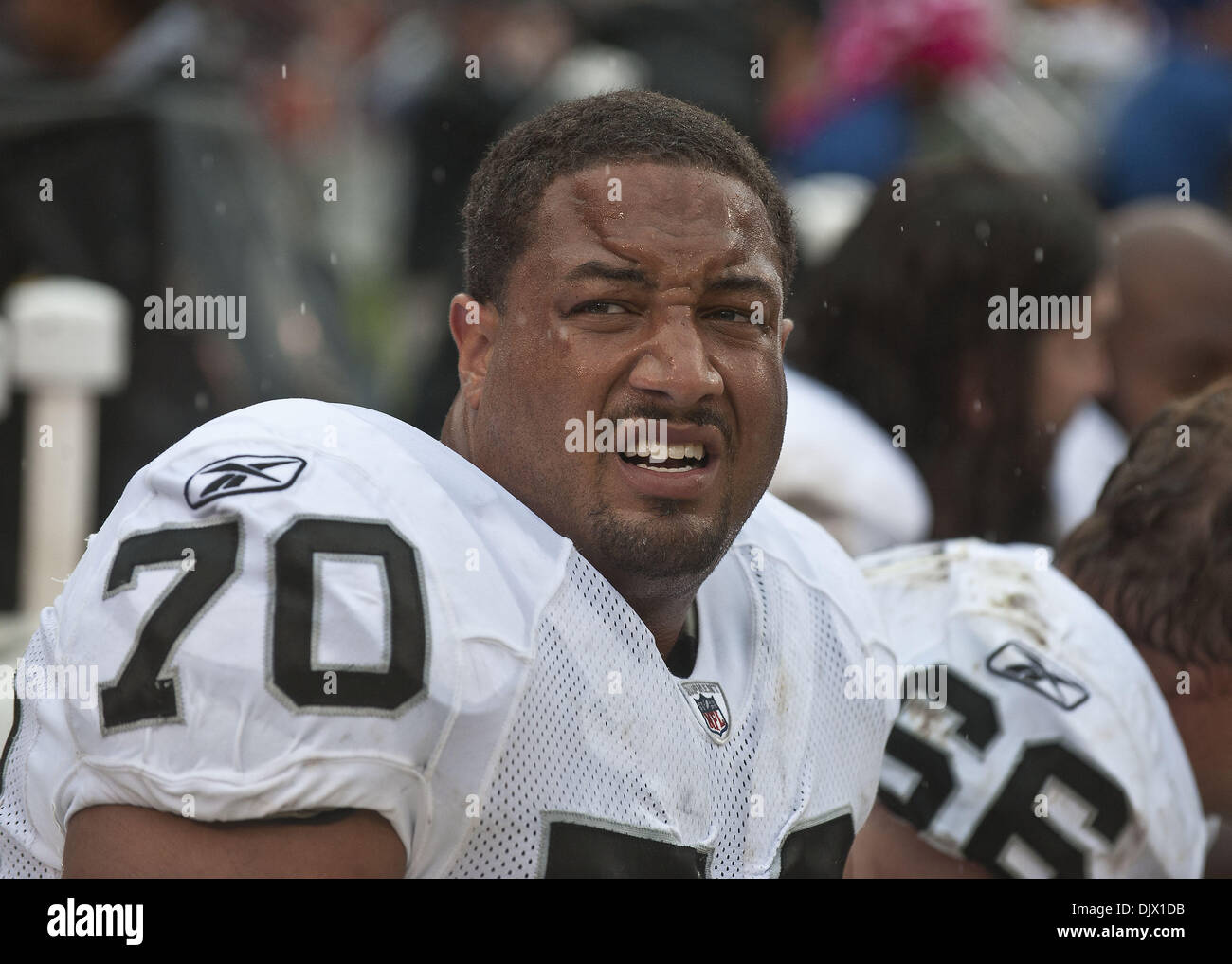 Oakland raiders offensive tackle hi-res stock photography and images ...