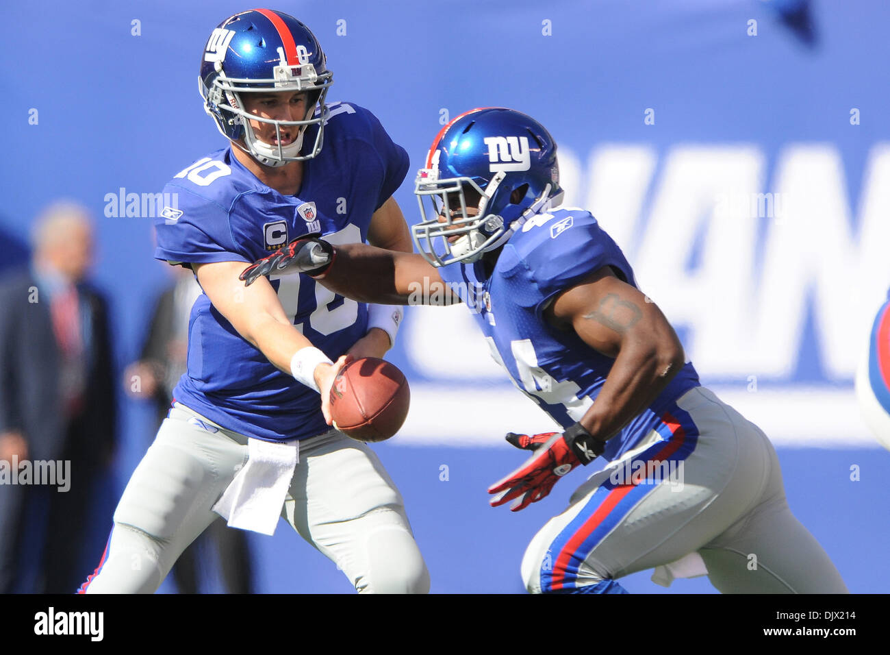 New york giants quarterback back hi-res stock photography and images ...
