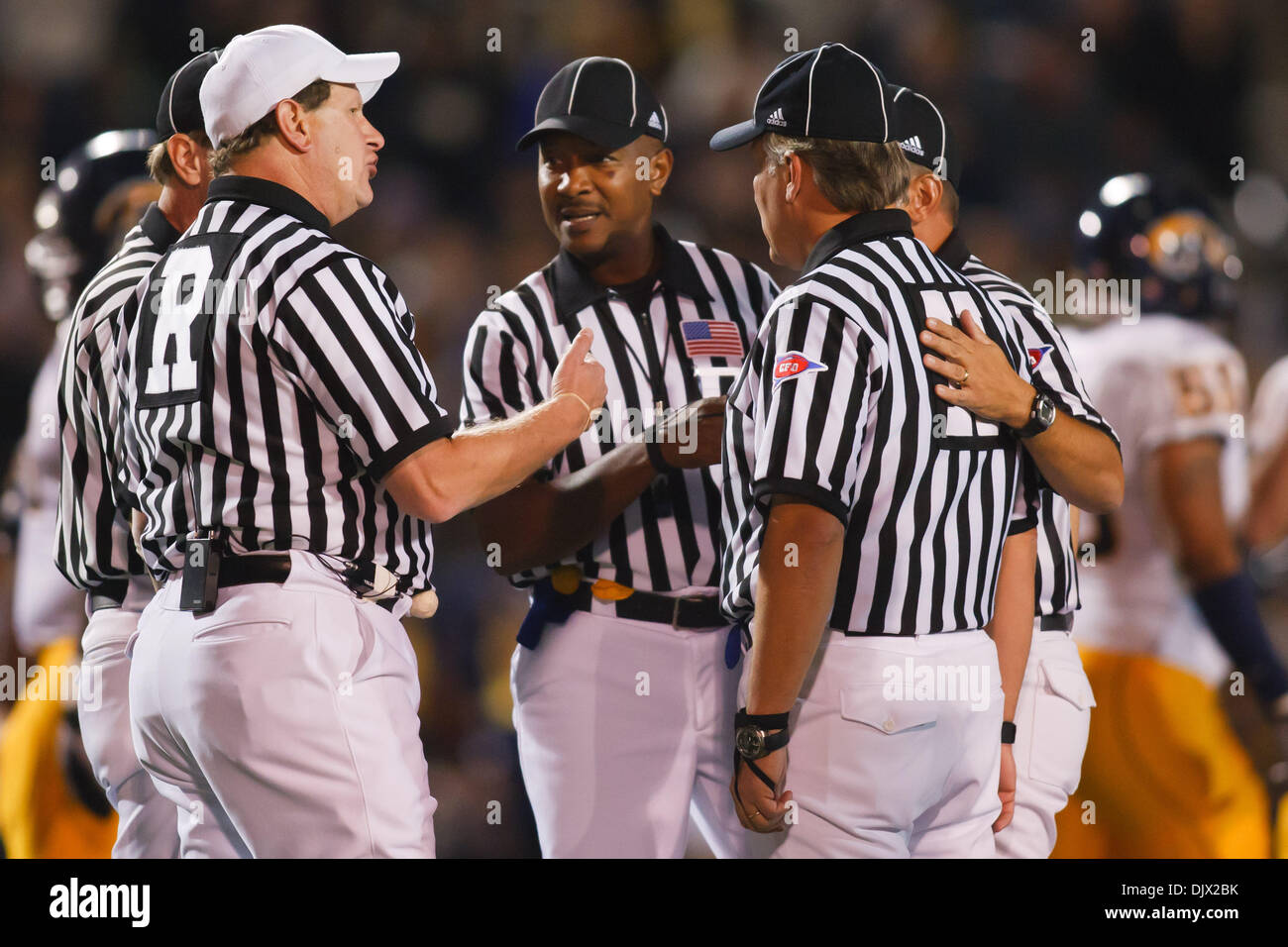 Oct. 18, 2010 - Toledo, Ohio, United States of America - Referee Stan ...