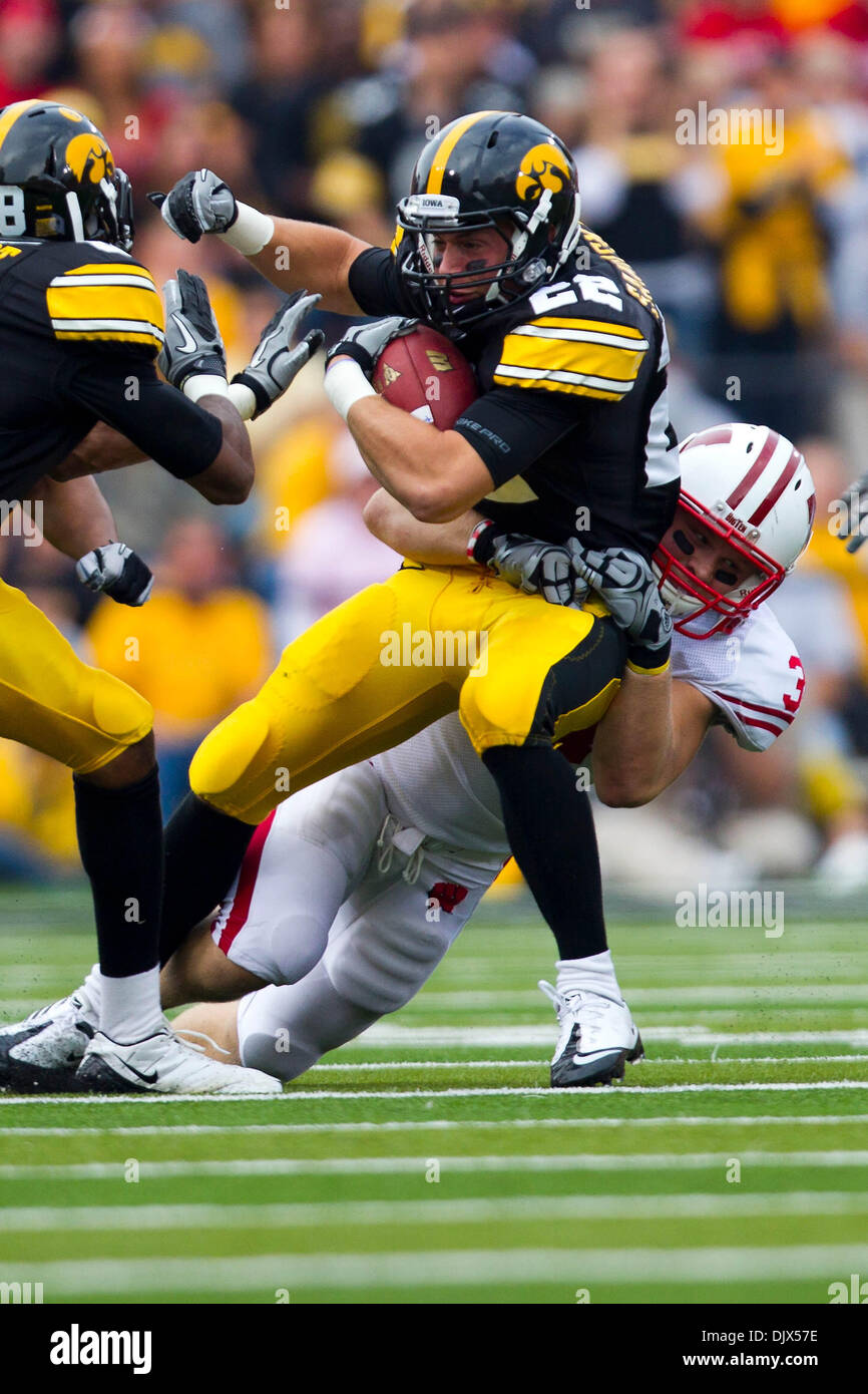 Madison red white black gold big 10 hi-res stock photography and images ...