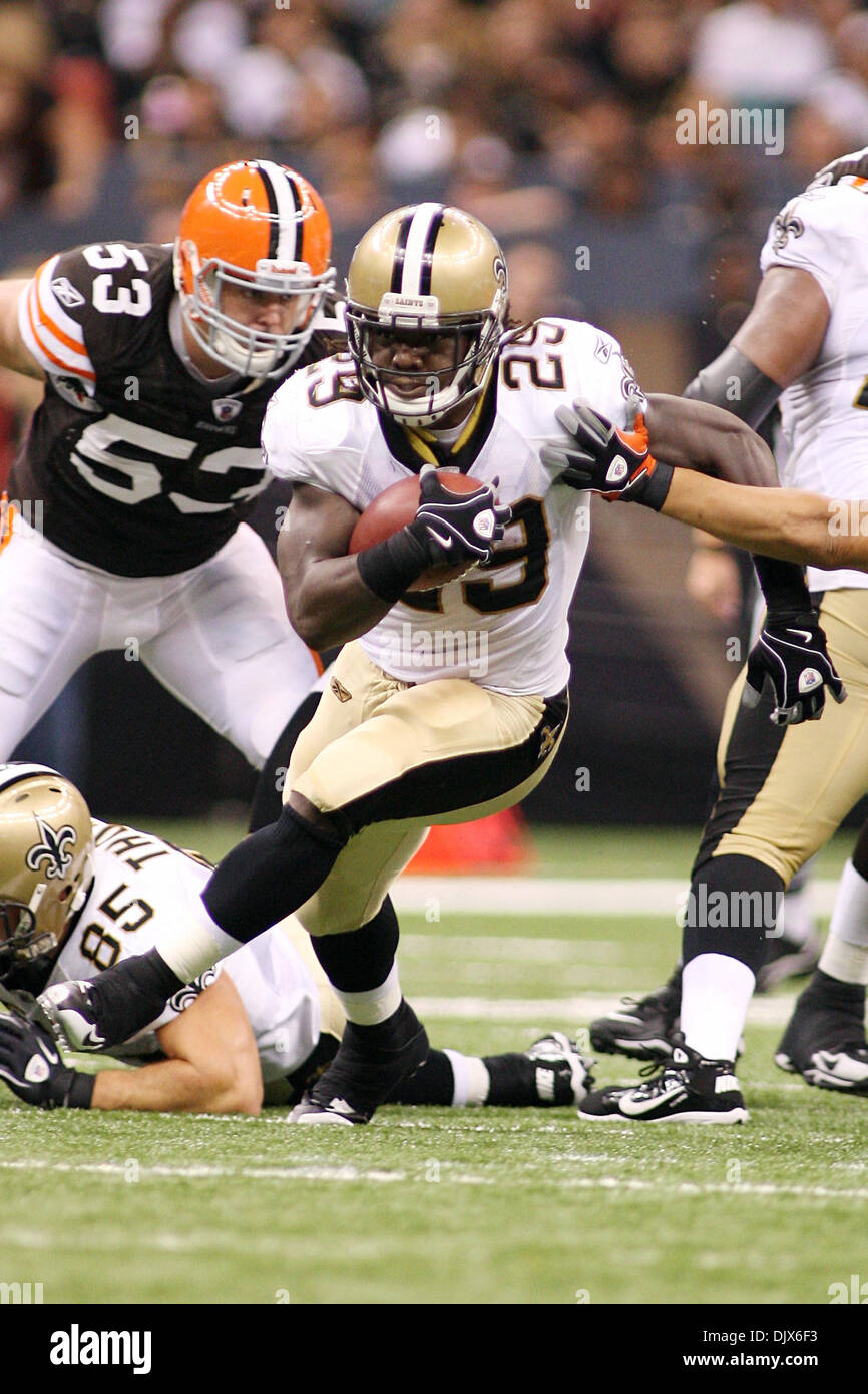 Oct 24, 2010: New Orleans Saints running back Chris Ivory (29) runs the ...