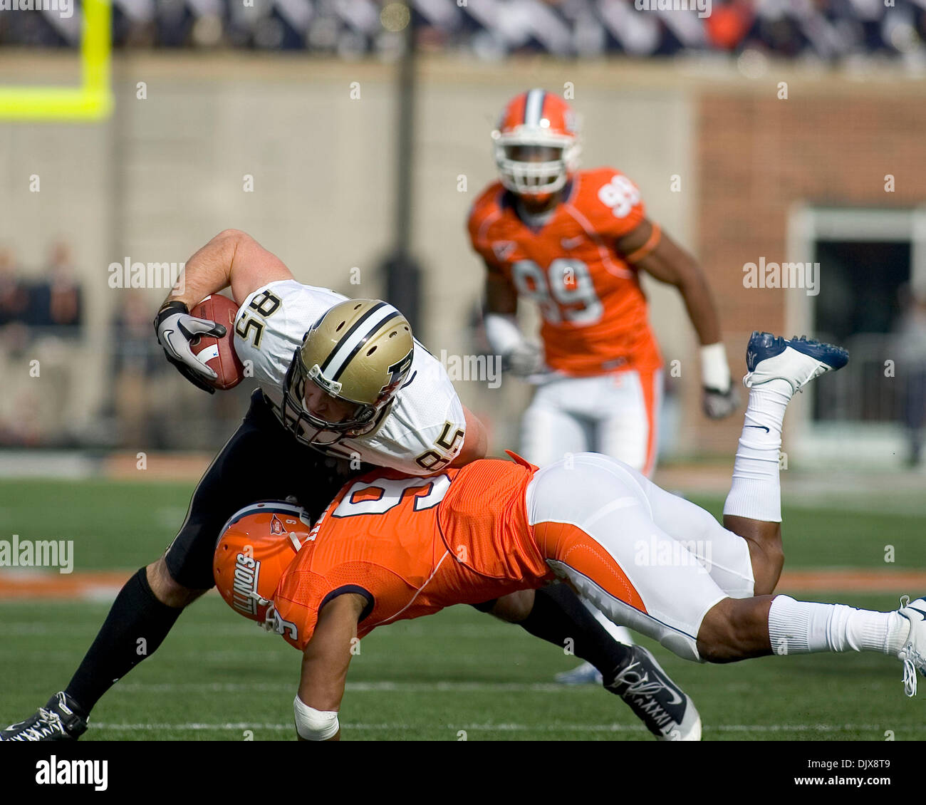 Illinois fighting illini tight end hi-res stock photography and images ...