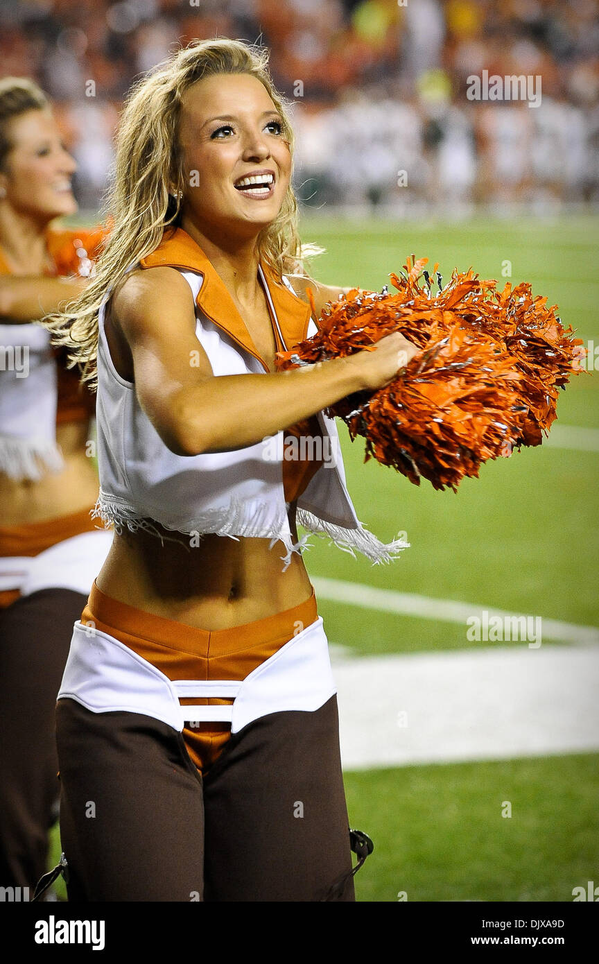 Texas longhorns cheerleader hi-res stock photography and images - Alamy