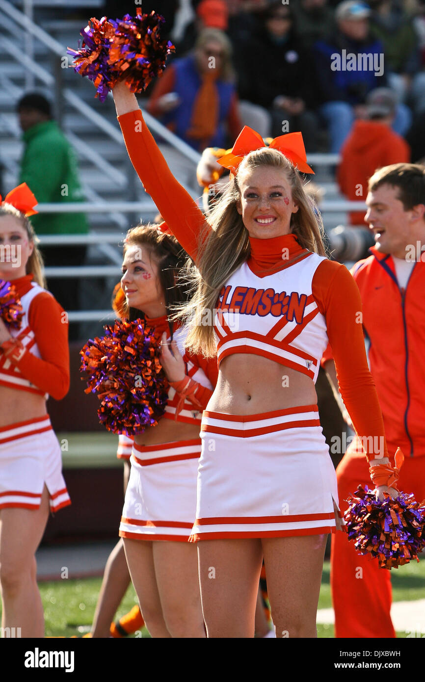 Clemson cheerleaders hi-res stock photography and images - Alamy