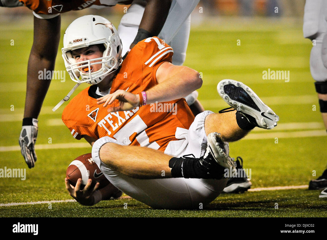 Texas longhorns quarterback garrett gilbert hi-res stock photography ...