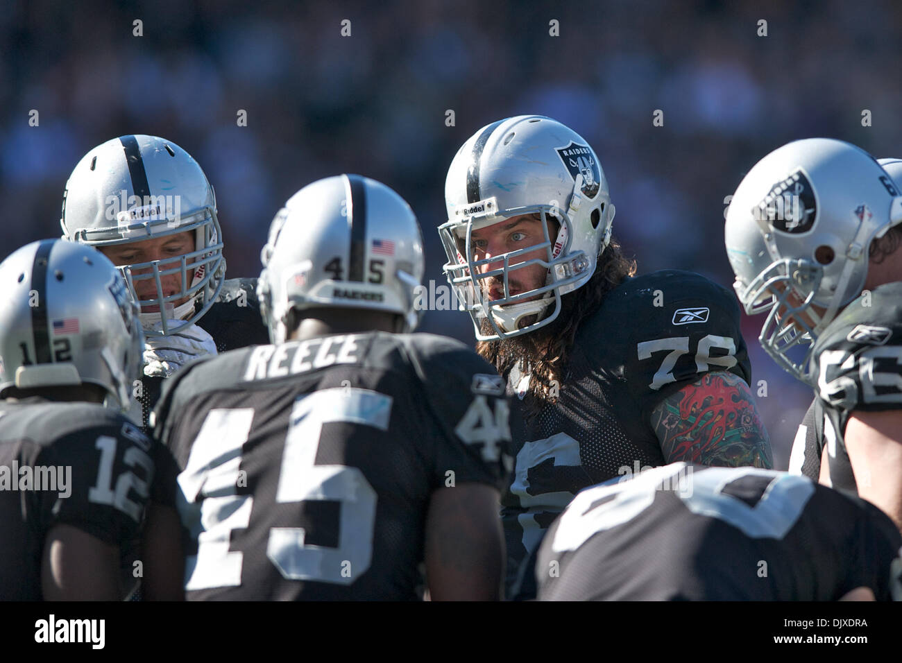 Seahawks huddle hi-res stock photography and images - Alamy