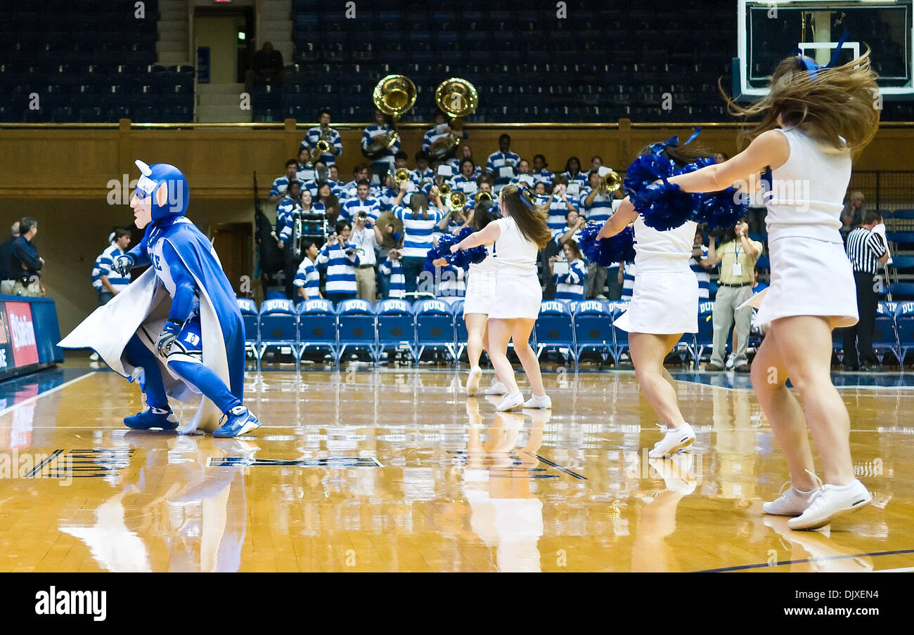 Duke blue devils cheerleaders hi-res stock photography and images - Alamy