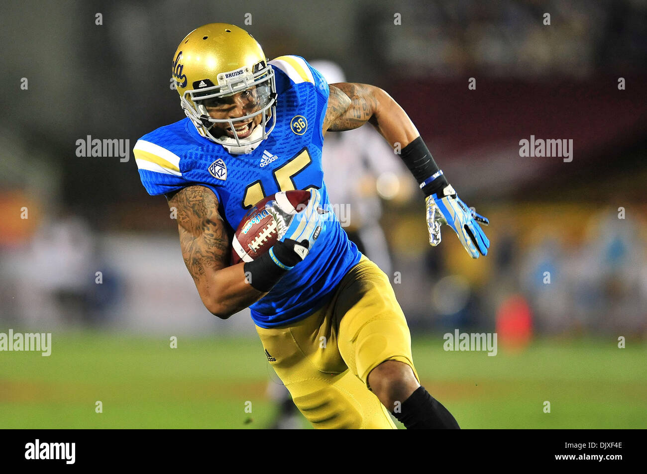 Los Angeles, CA, USA. 30th Nov, 2013. UCLA Bruins wide receiver Devin ...