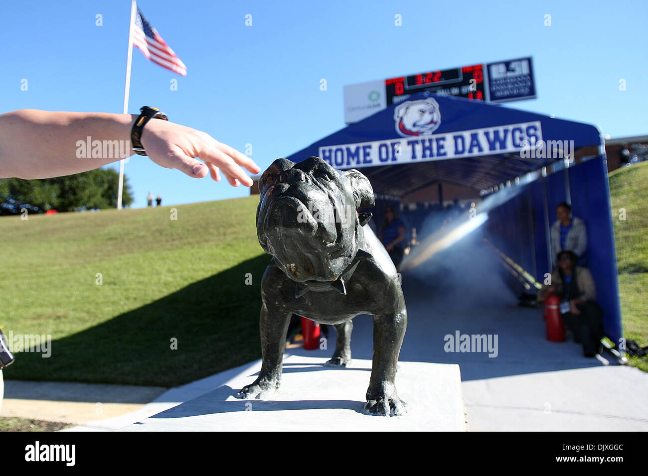 Bulldog Statue High Resolution Stock Photography and Images - Alamy