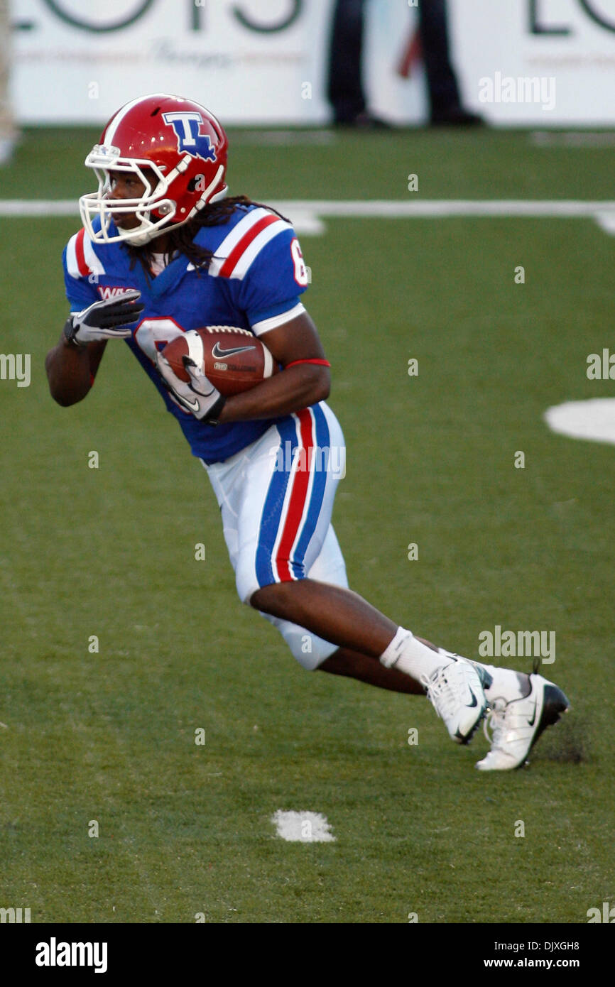 Oct 9, 2010: Louisiana Tech Bulldogs wide receiver Phillip Livas (6 ...