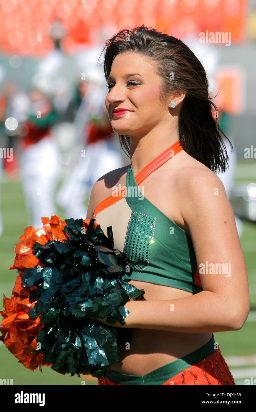 Miami hurricanes cheerleaders hi-res stock photography and images - Alamy