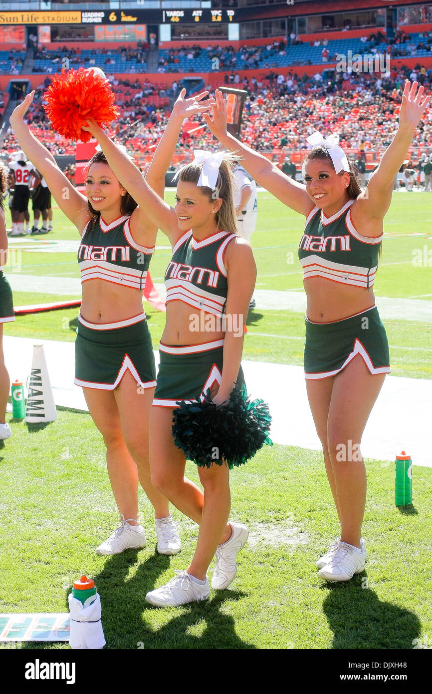 Miami hurricanes cheerleaders hi-res stock photography and images - Alamy