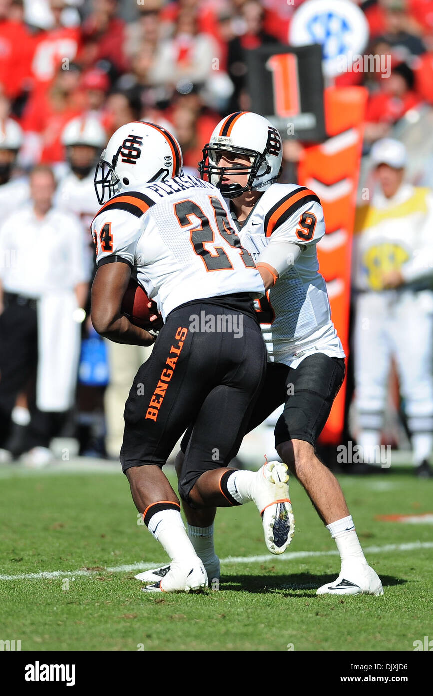 Hands with bengals hi-res stock photography and images - Alamy