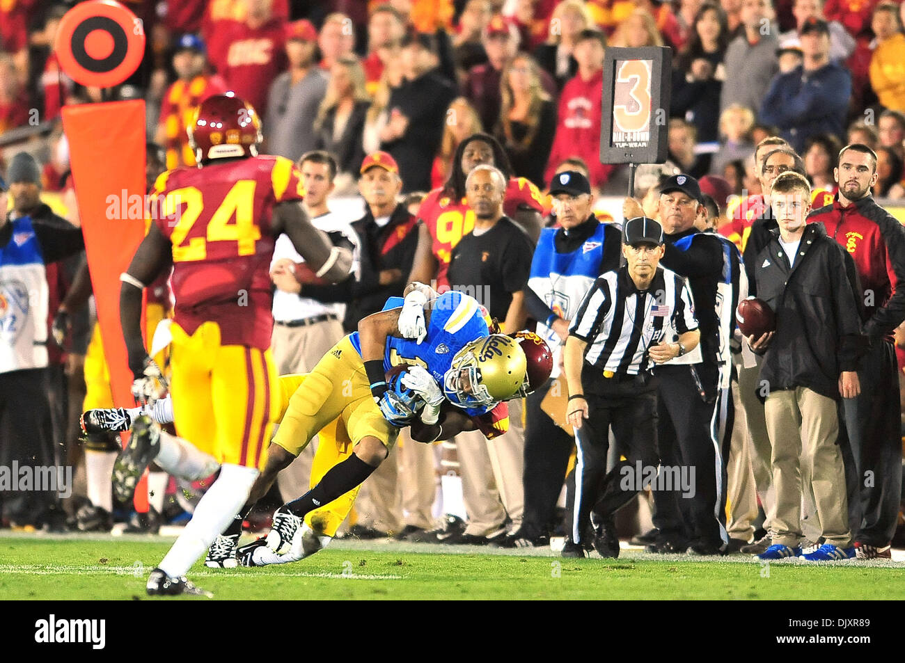 Los Angeles, CA, USA. 30th Nov, 2013. UCLA Bruins wide receiver Devin ...