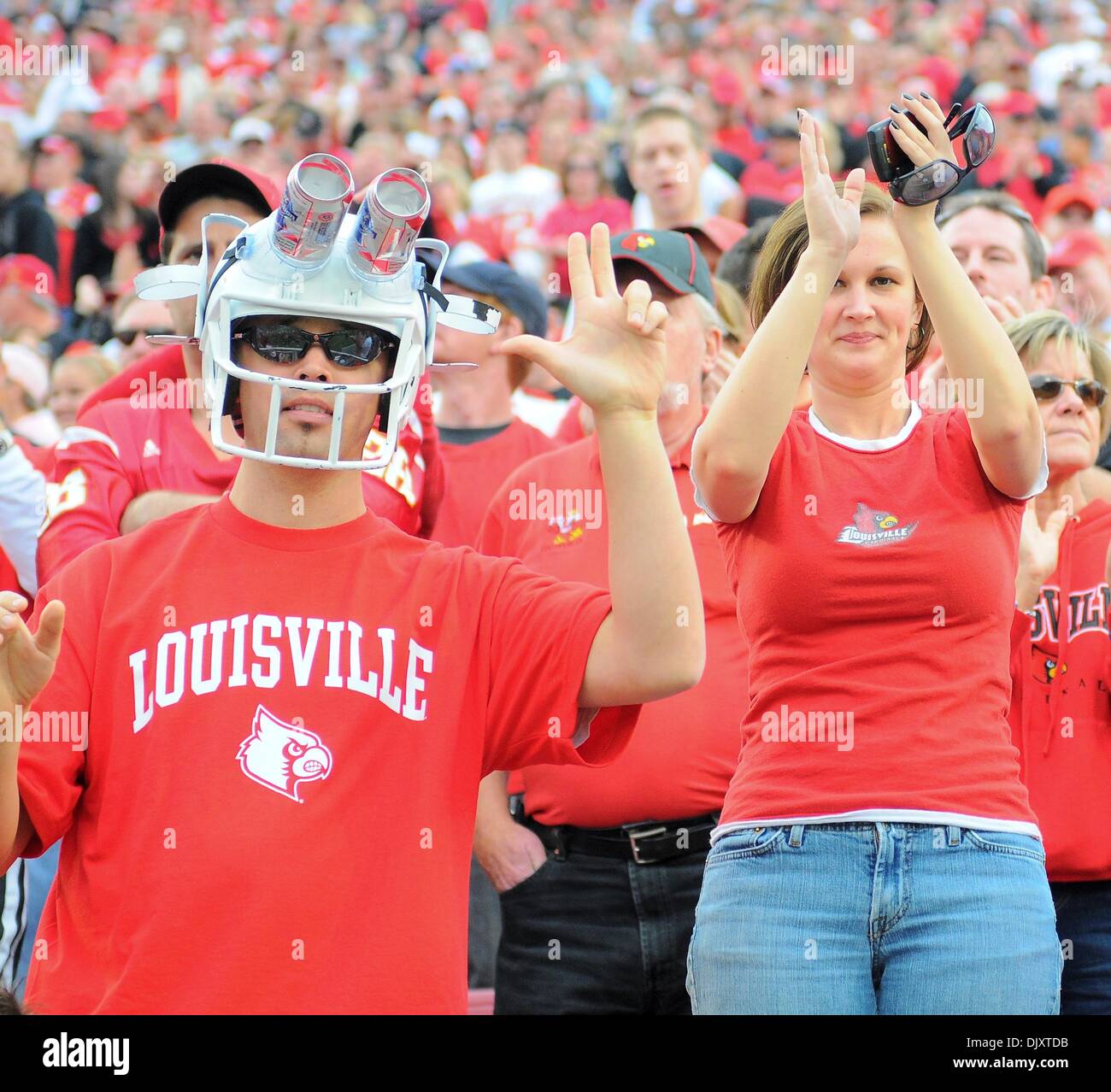 Louisville cardinals fans hi-res stock photography and images - Alamy