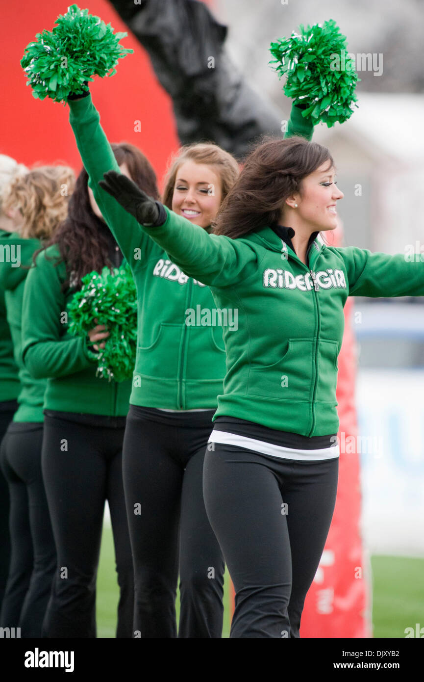 Cfl cheerleaders hi-res stock photography and images - Alamy
