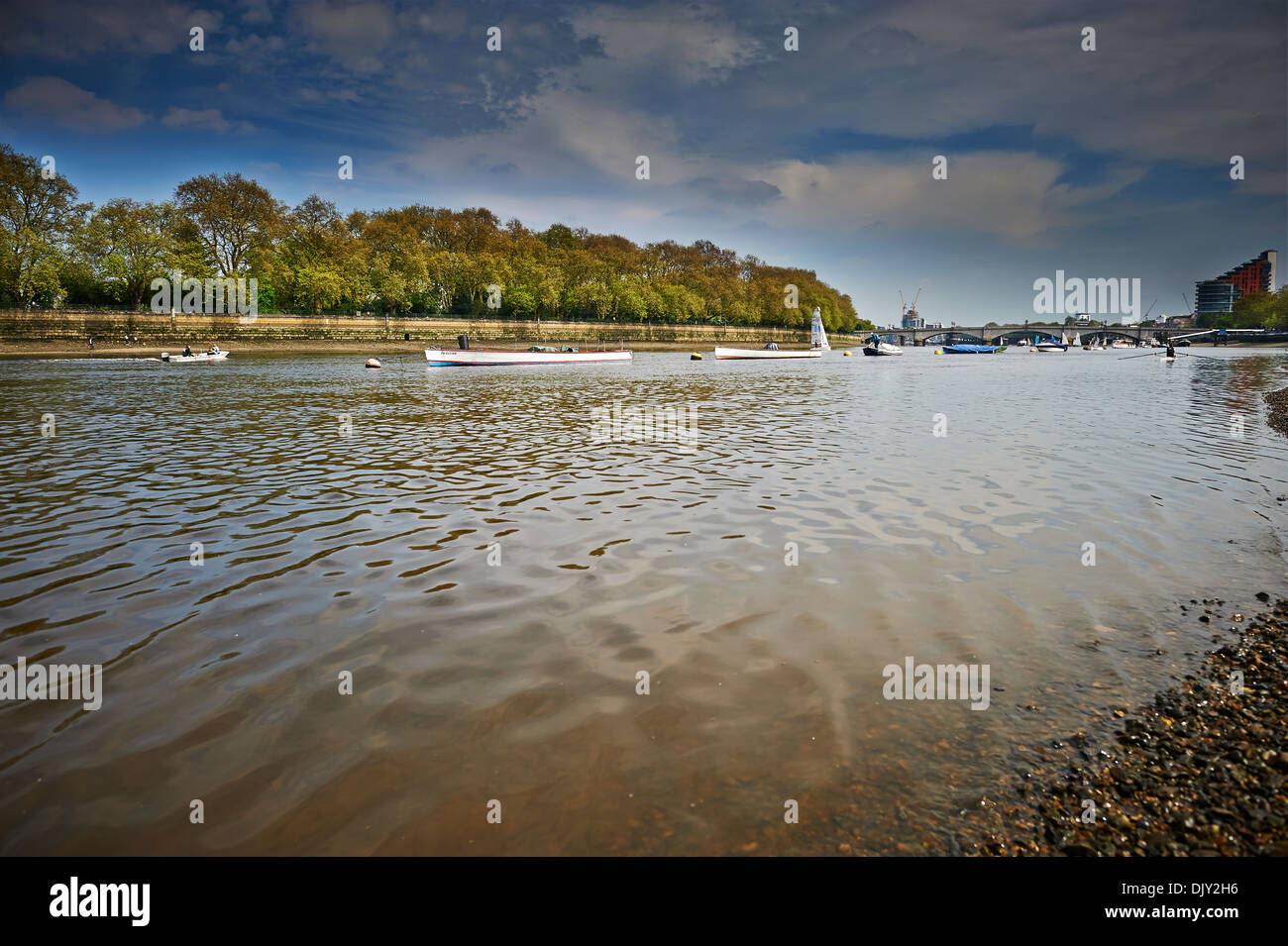 Putney embankment hi-res stock photography and images - Alamy