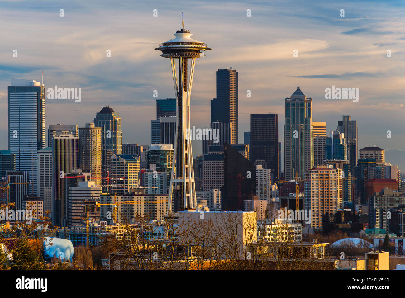 Downtown skyline view from Queen Anne with Space Needle and Mount ...