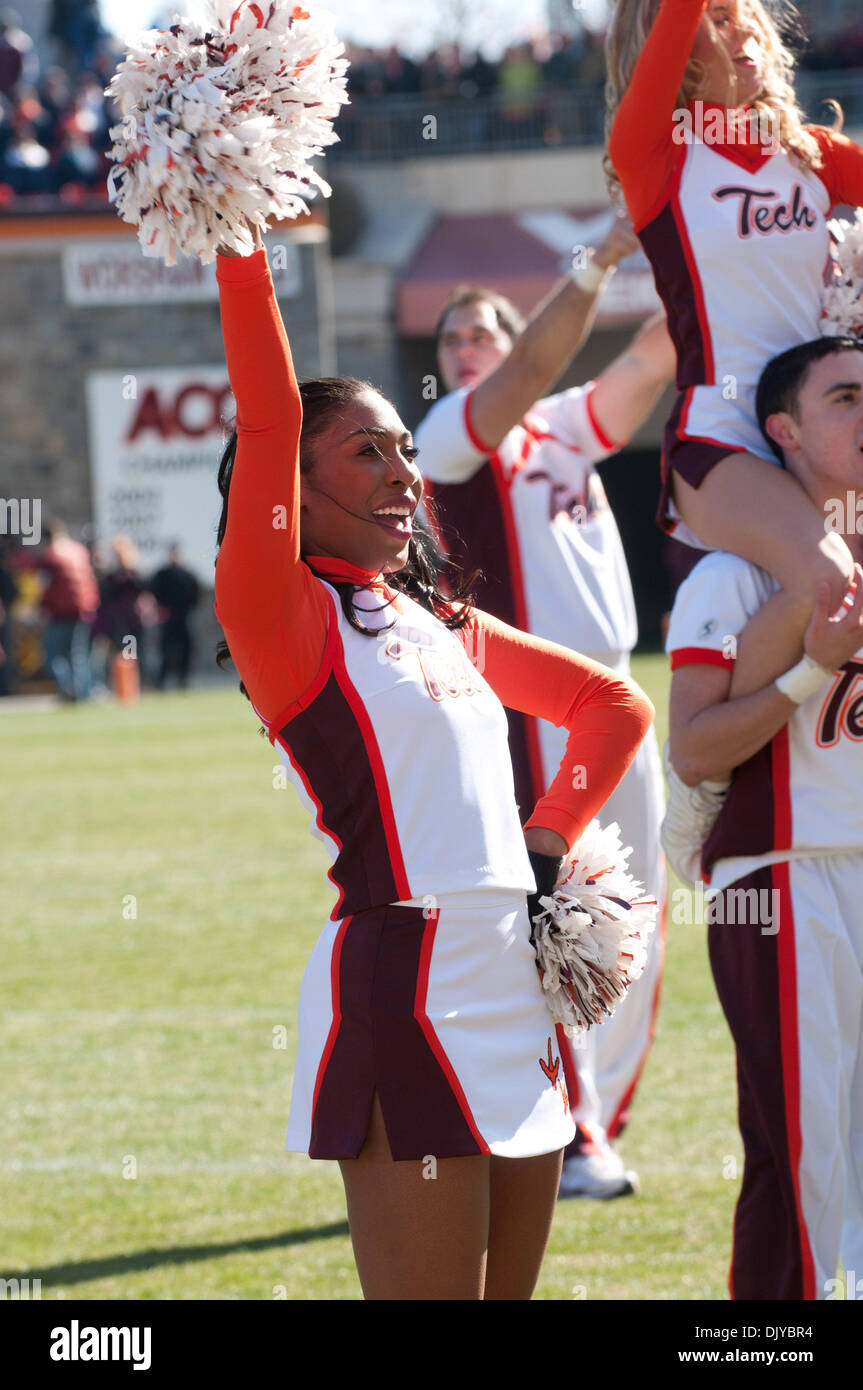 Virginia tech cheerleaders hi-res stock photography and images - Alamy