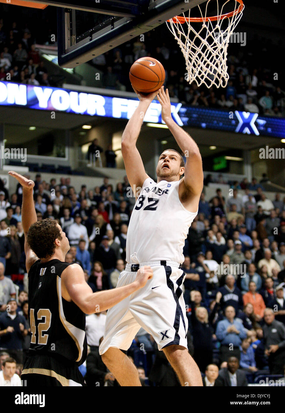 Nov. 27, 2010 - Cincinnati, Ohio, United States of America - Xavier ...